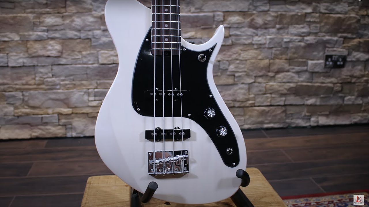 Aria Jet Bass Review - Bass Guitar Review